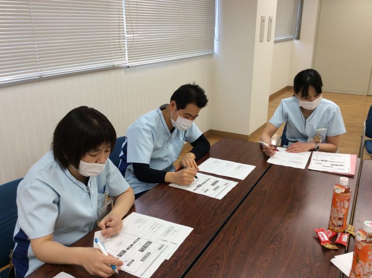 介護クリニカルラダー研修 がんばってます! | 美祢市立病院